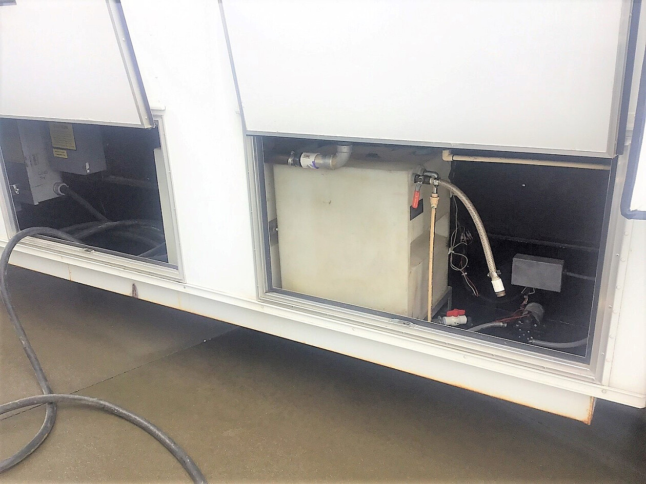 Mobile CT Calumet Coach Trailer