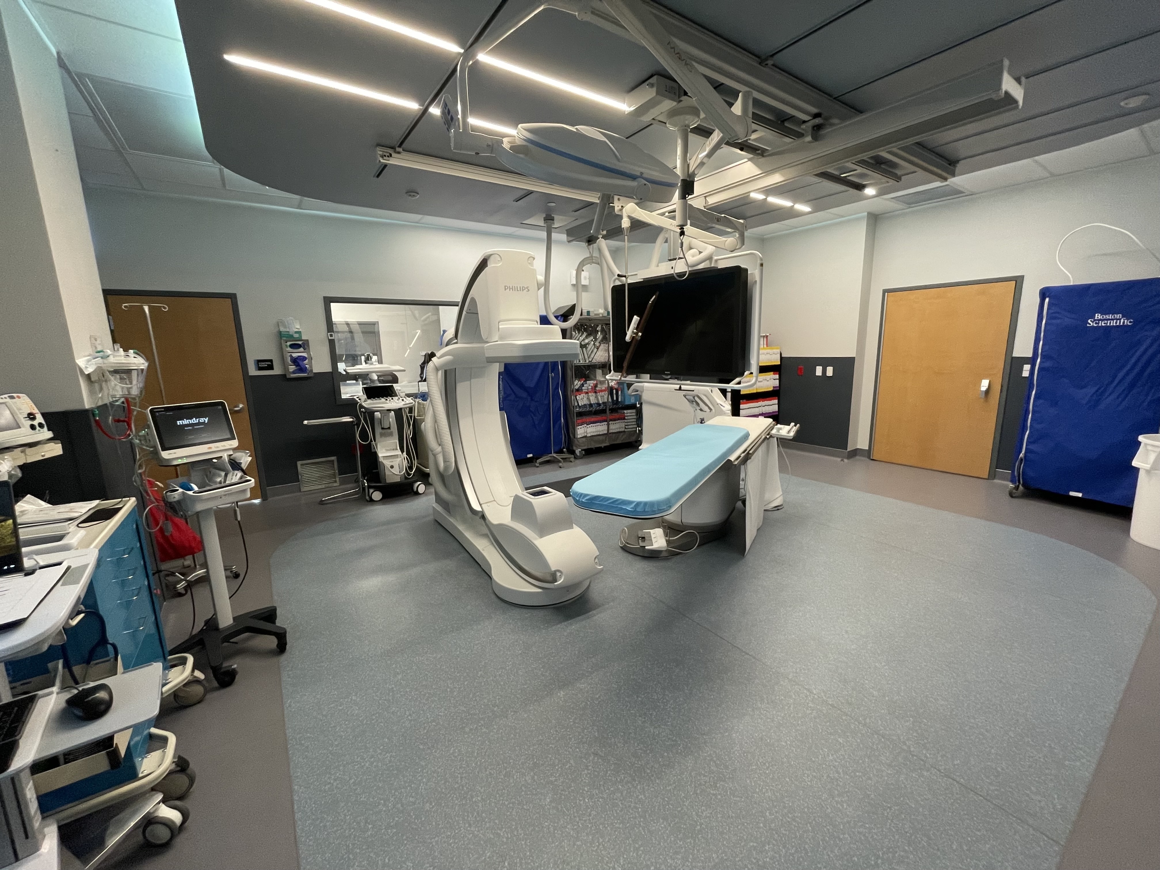 2022 Philips DS Azurion 7 M20 (F20) & 2022 Philips C-arm Zenition 70-FD ...