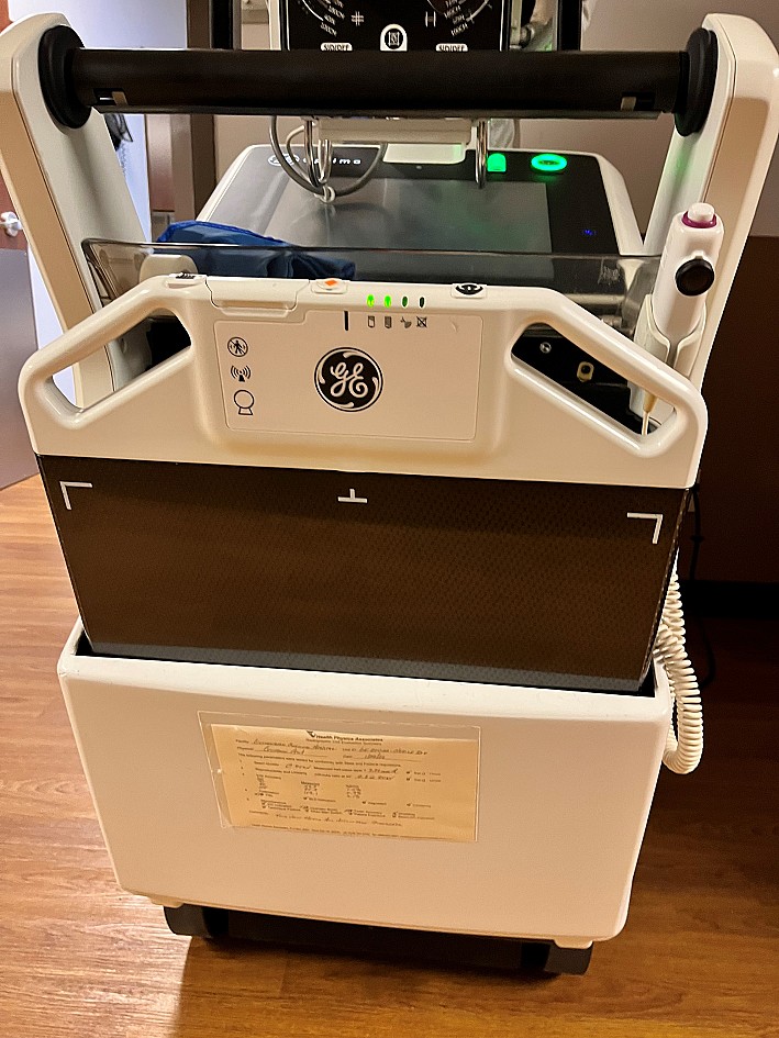 2015 GE Optima XR 220 Portable with Flashpad and GE Proteus Chest Room