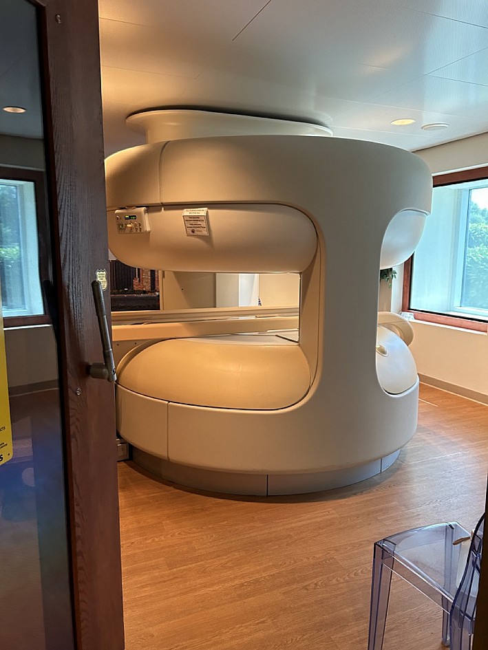 2014 Philips Panorama 1.0T Open MRI